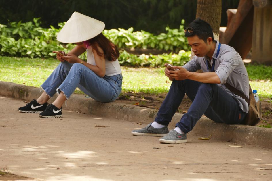 When the Internet Meets Education: Lessons from Vietnam’s 3G Rollout ...